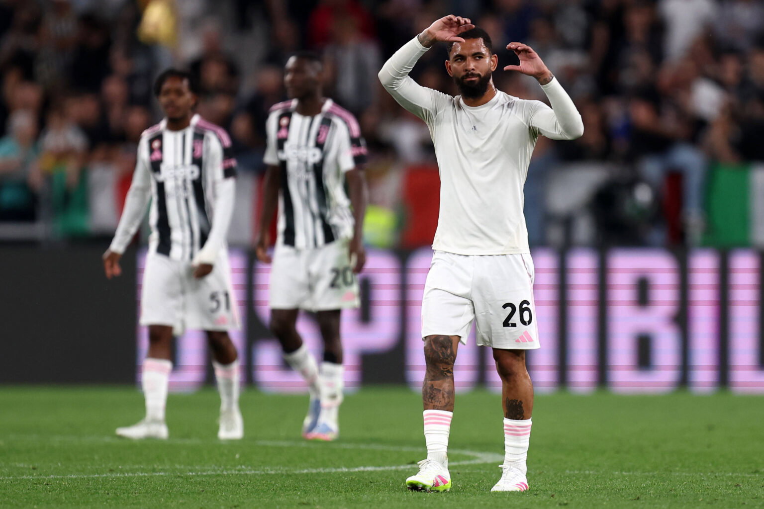 Leeds United target transfer-listed as move to England grows closer ...