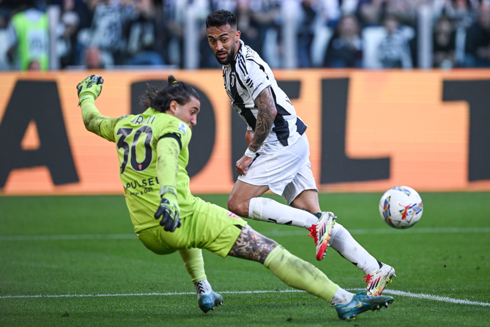 £26M fee set for Argentine star as Leeds United ponder move