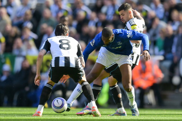 Leeds United eye £25m Premier League striker in surprise transfer ...