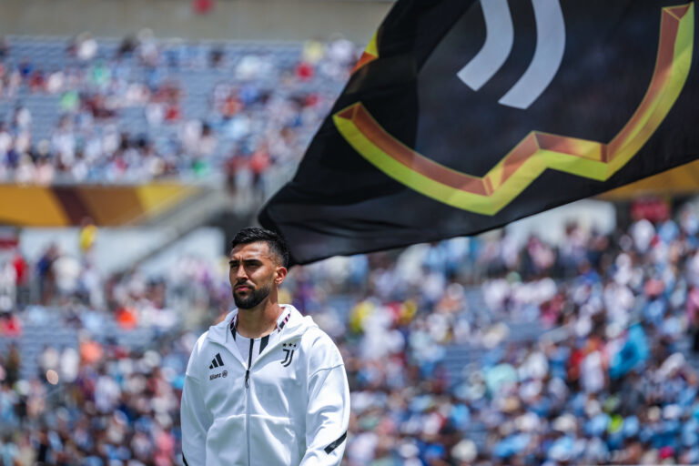 £25m international star demands transfer amid Leeds United interest ...
