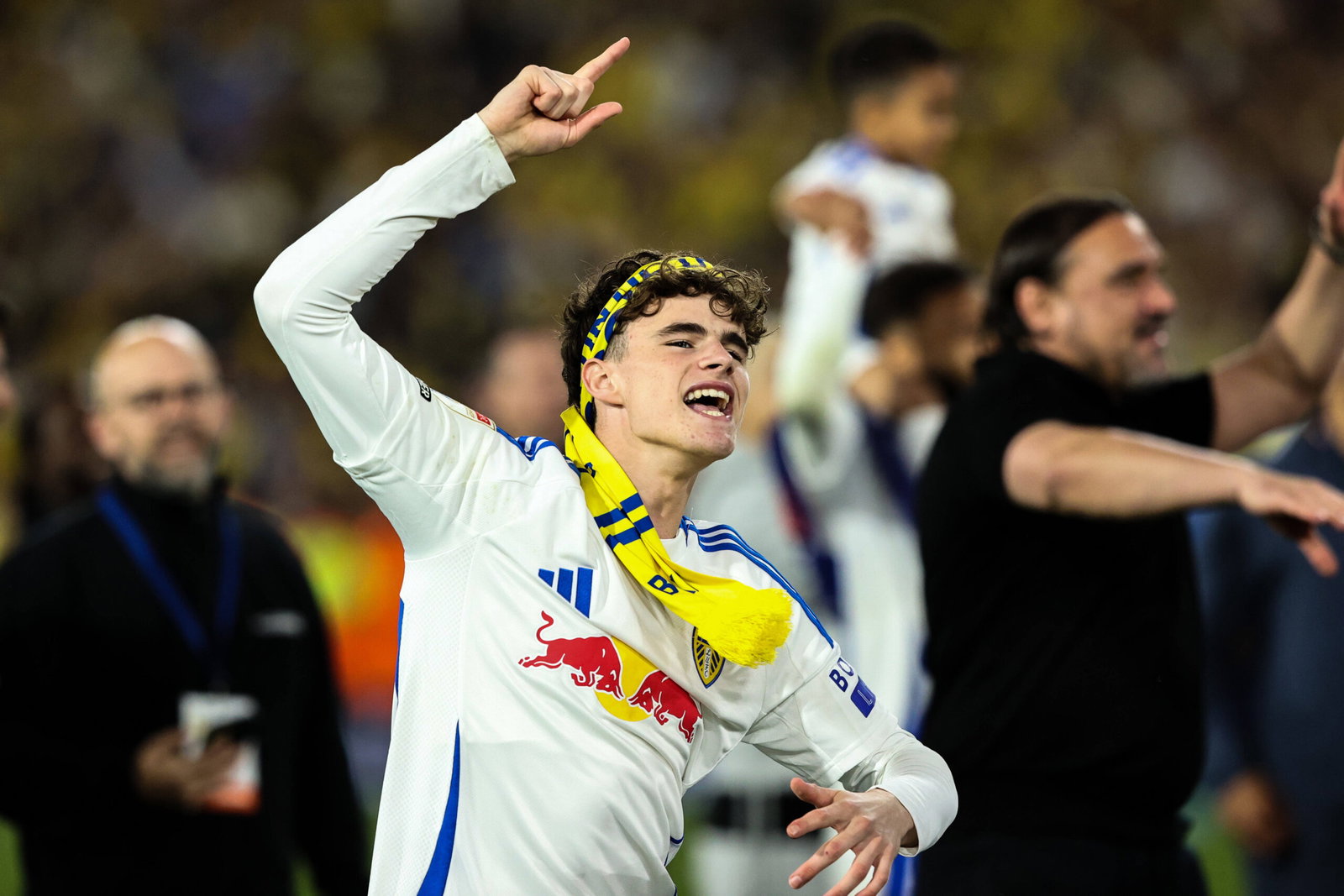 Leeds United insider finally reveals truth behind Harry Gray contract ...