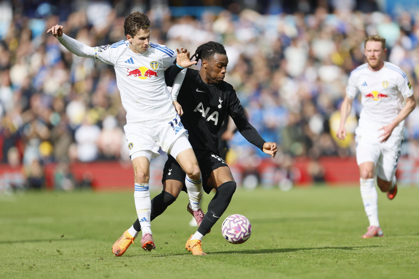 Daniel Farke has huge selection decision to make ahead of Burnley game ...