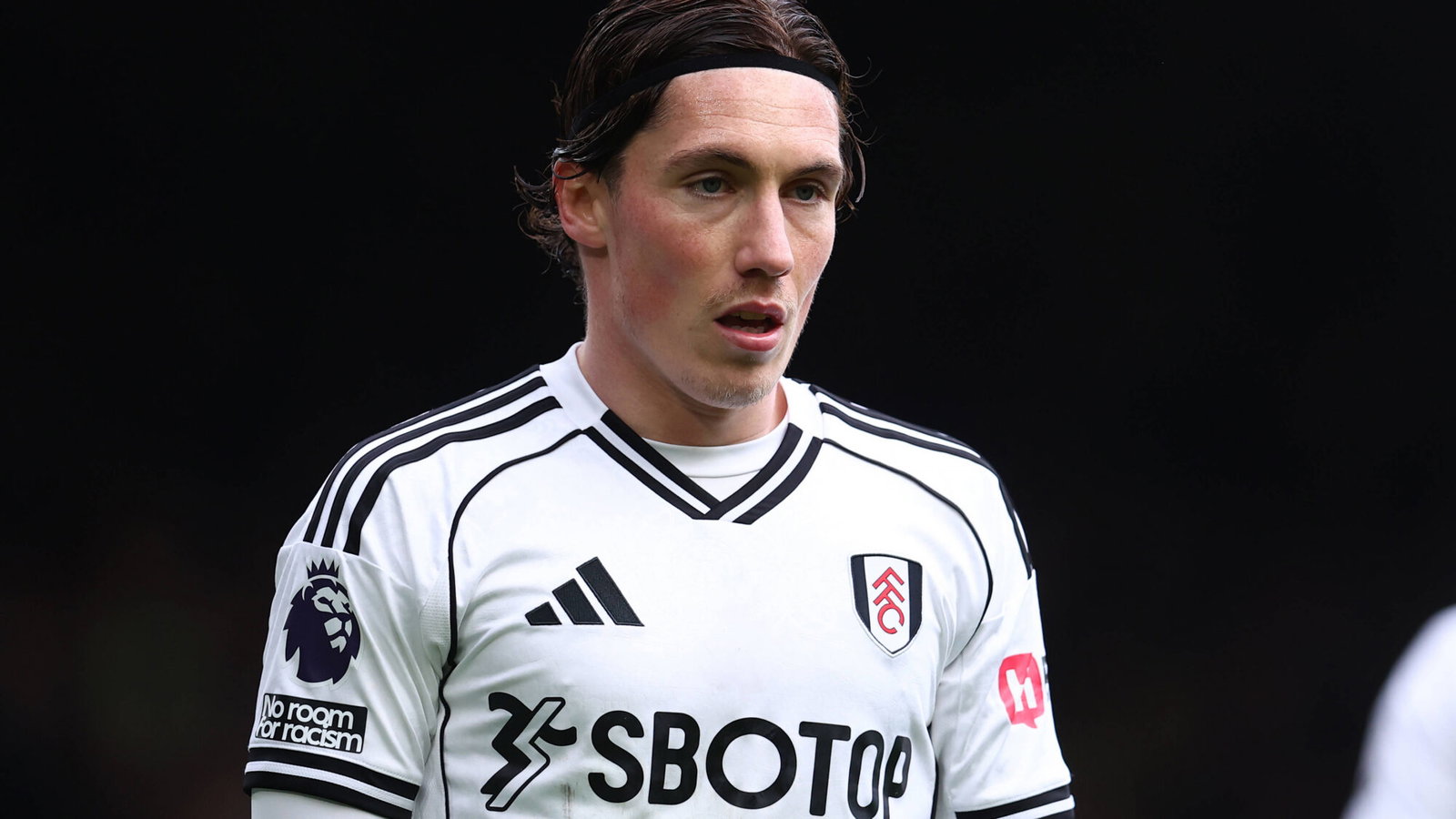 Leeds remain frontrunners for 'feared' free agent despite official ...