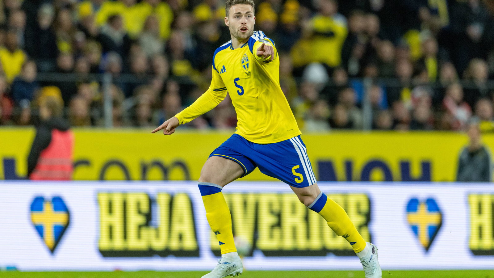 Graham Potter to make key decision on Leeds United star Gabriel Gudmundsson